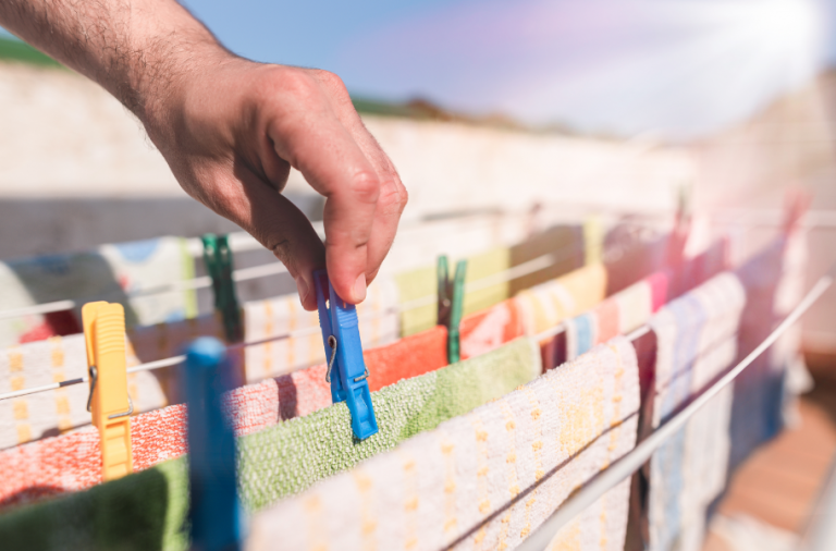 O guia definitivo de como estender a roupa no varal - Blog Reppara!